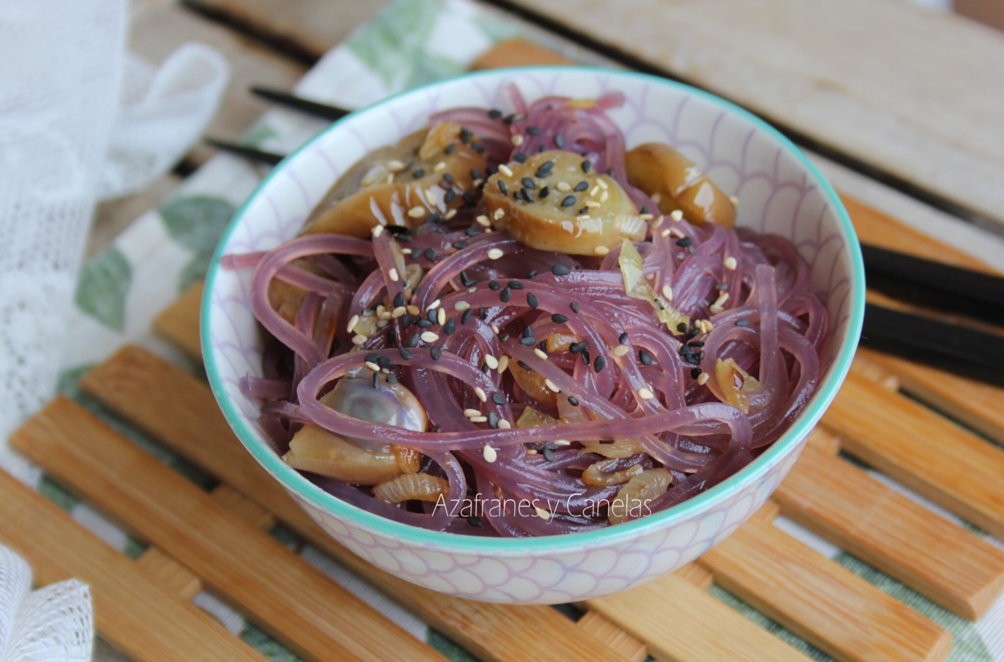 Fideos coreanos de batata con berenjenas extra, lo nunca visto ...