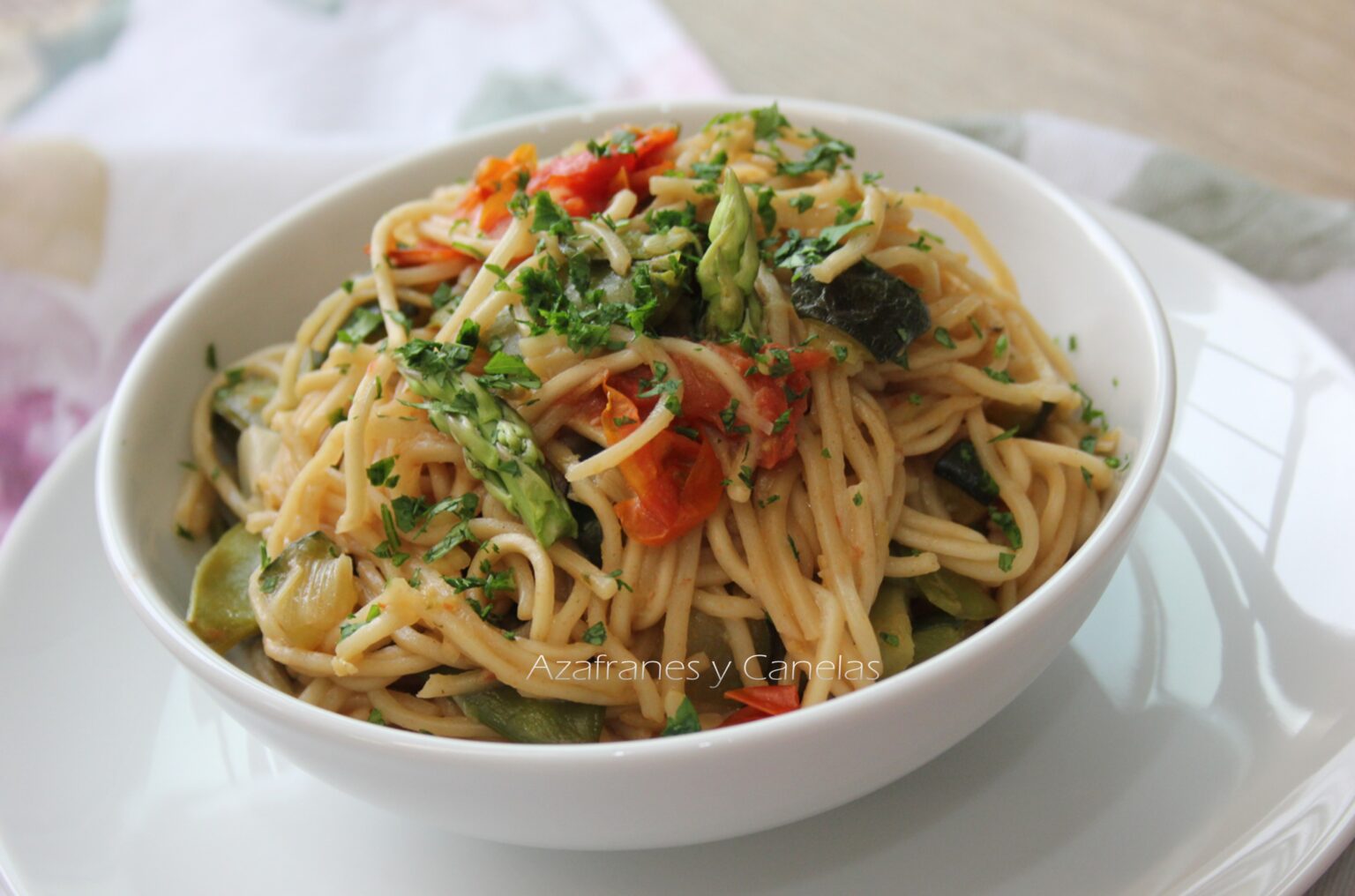 Noodles con verduras, un plato sabroso en pocos minutos - Azafranes y ...