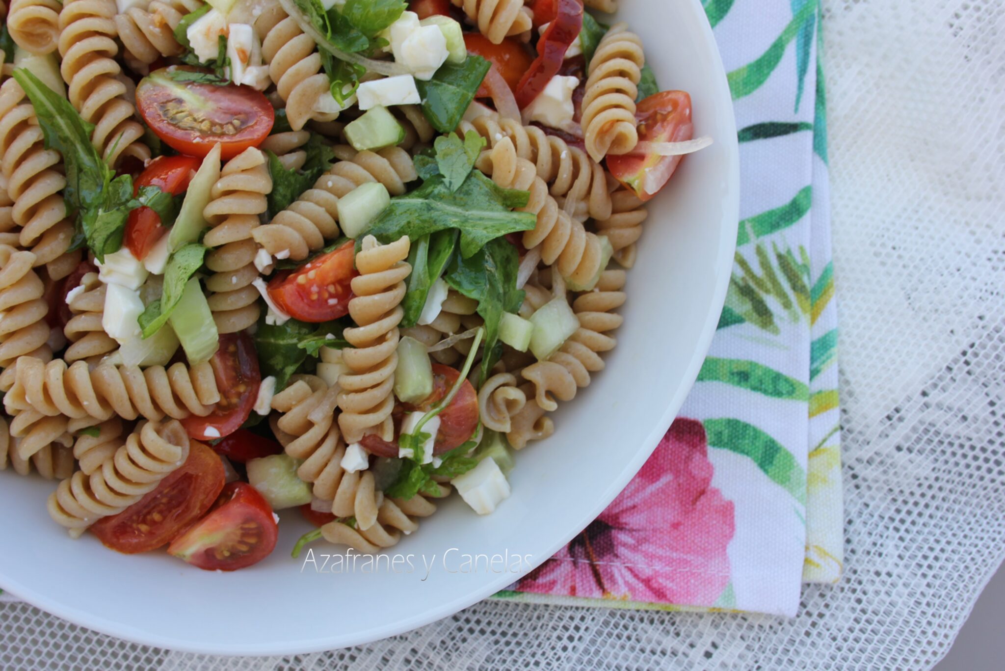 Ensalada de pasta integral, para que no te falte salud - Azafranes y ...